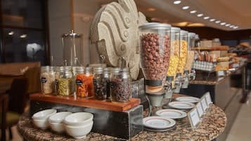 Café da manhã, almoço e jantar