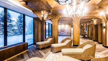 Sala(s) para tratamentos a casais, sauna, banheira de hidromassagem