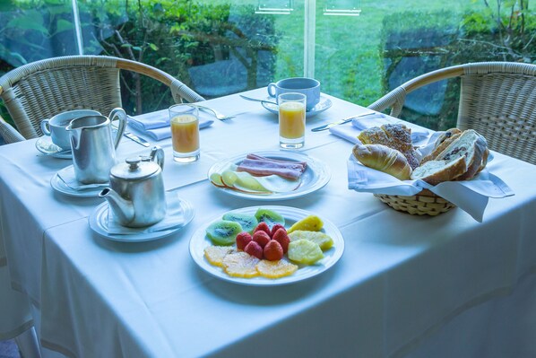 Pequeno-almoço tipo buffet diário incluído 