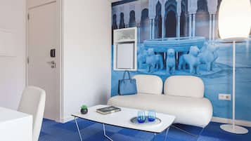 Suíte júnior (2 Adults) | 1 quarto, frigobar, cofres nos quartos, escrivaninha