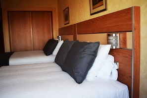 Quarto Standard | Minibar, cofre no quarto, berços/camas para crianças grátis 