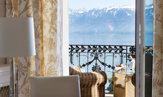 Suíte júnior (Palace) | Roupas de cama premium, frigobar, cofres nos quartos, escrivaninha