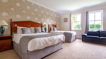 Ferros/tábuas de passar roupa, Wi-Fi de cortesia, roupa de cama