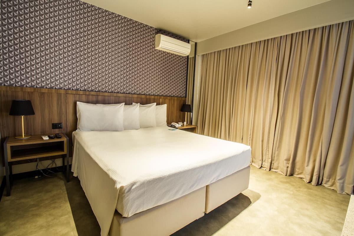 Minibar, Wi-fi grátis, roupa de cama fornecida, despertadores