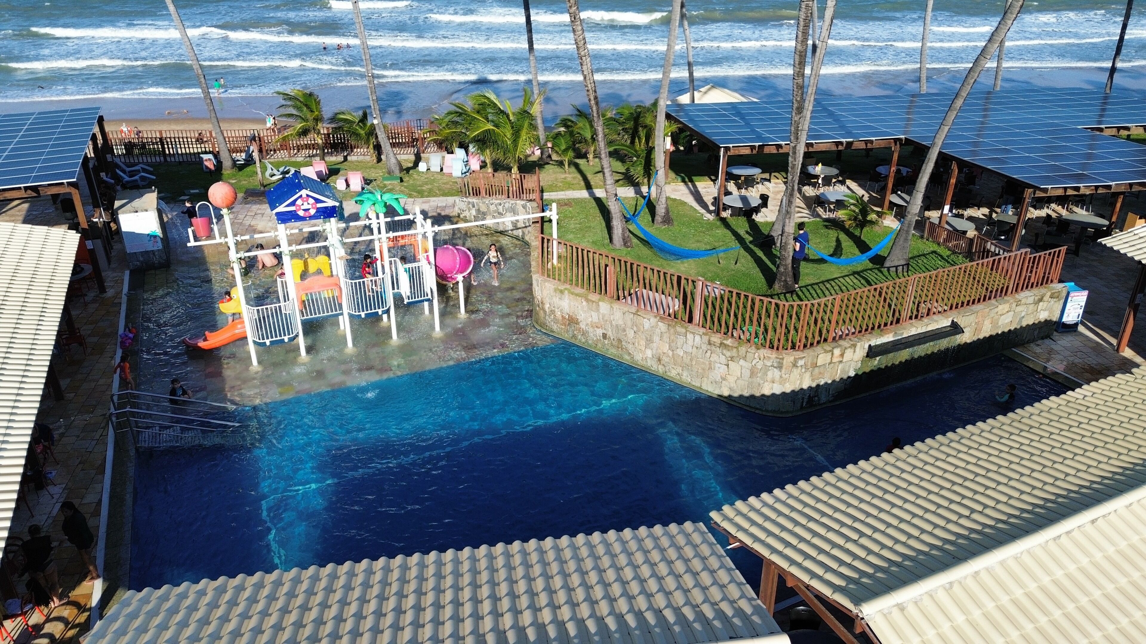 4 piscinas exteriores, espreguiçadeiras 