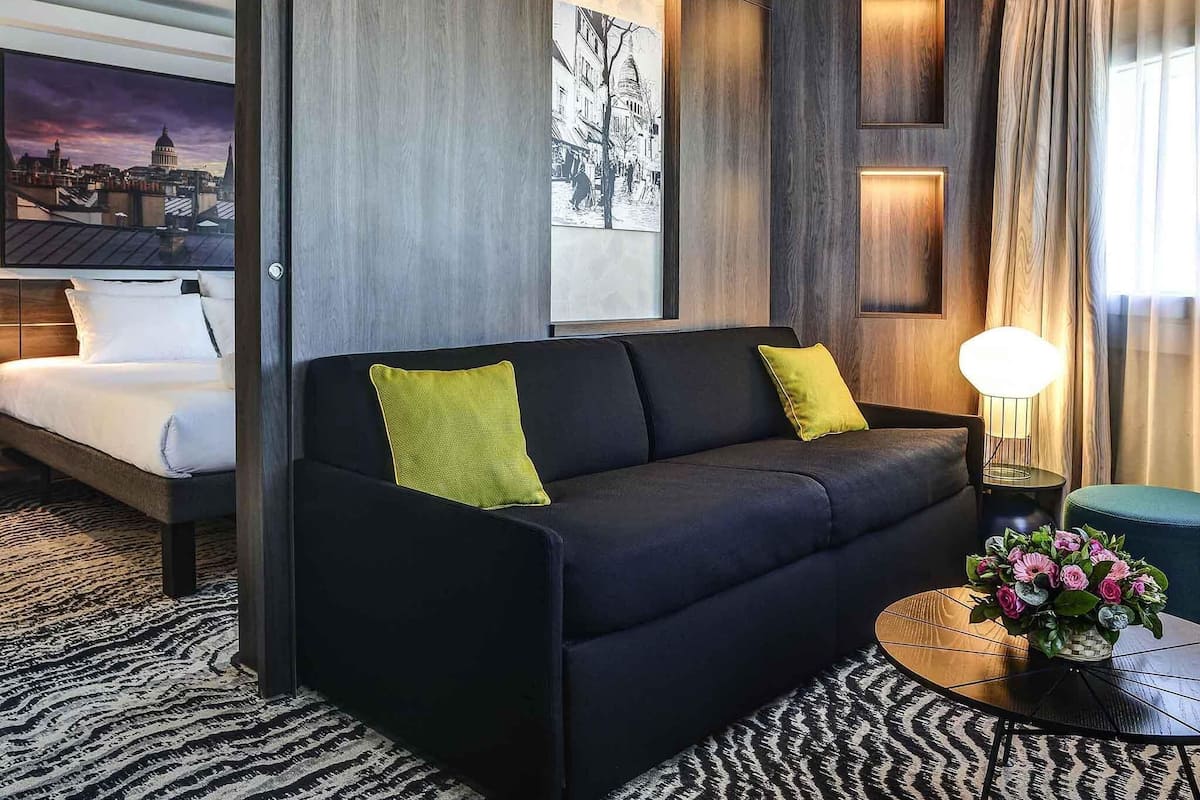 Suíte, 1 cama King e sofá-cama (Paris View) | Roupas de cama premium