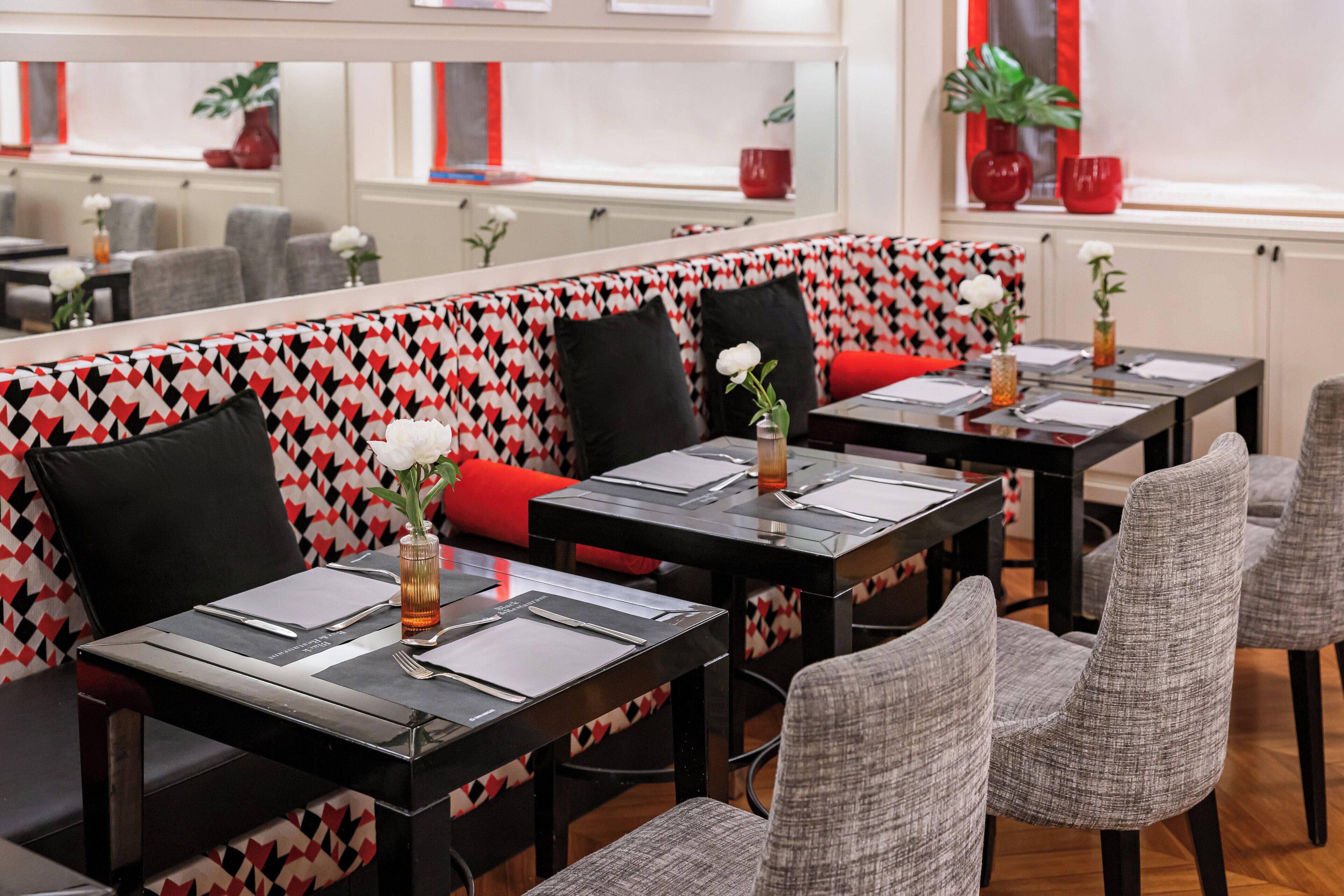 Pequeno-almoço tipo buffet diário (15 EUR por pessoa) 