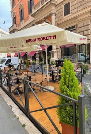 Cosmopolita Hotel Rome, Tapestry Collection by Hilton Reviews, Deals ...