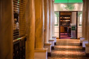 2 restaurantes, pequenos-almoços servidos 