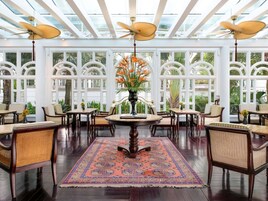 3 restaurantes, café da manhã, culinária vietnamita