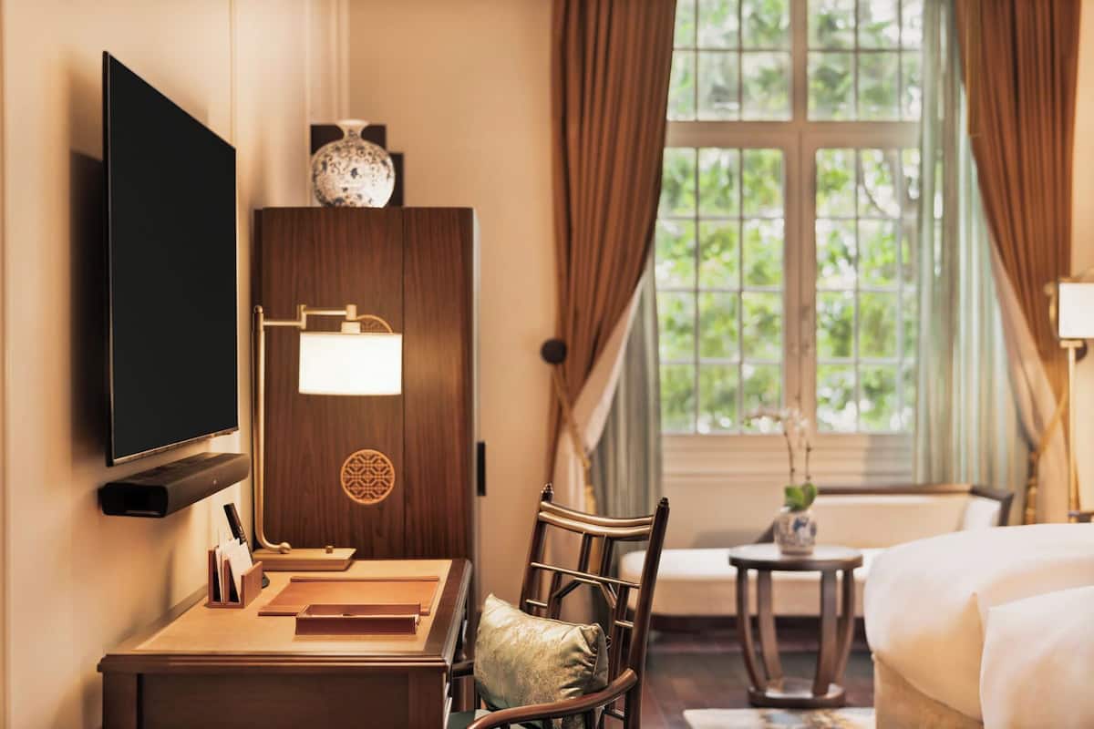 Heritage Wing, Grand Luxury Room with Metropole Privileges and Benefits, Twin Beds | 1 quarto, roupas de cama premium, edredons de pluma
