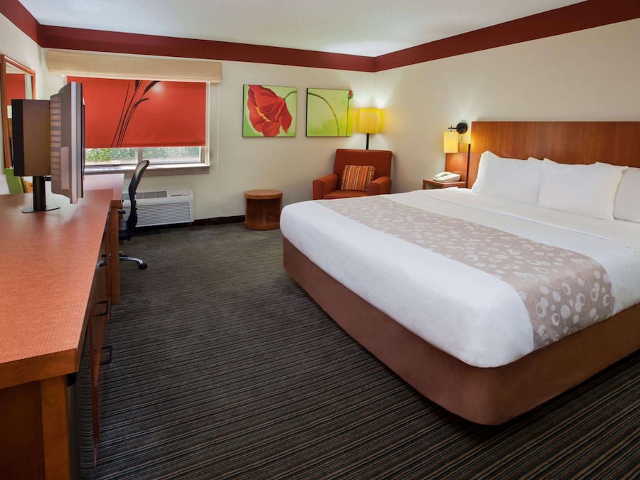 Roupa de alta qualidade, secretária, ferro/tábua de engomar