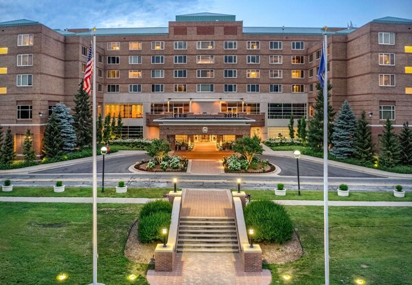 The H Hotel - Midland, MI