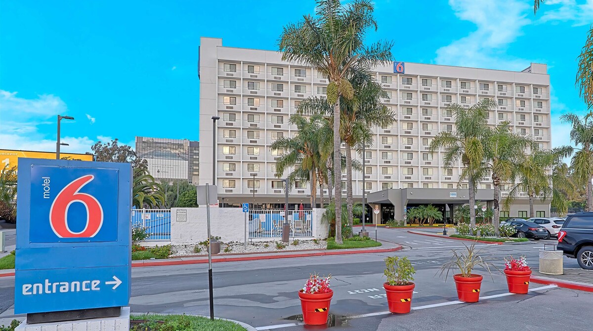Motel 6 Los Angeles, CA - Los Angeles - LAX Reviews, Deals & Photos ...