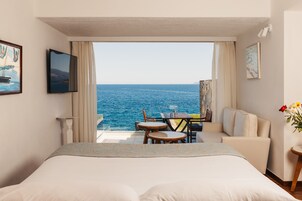 Club Junior Suite (Seafront View) | Vista para praia/oceano