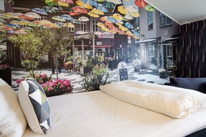 Roupas de cama premium, Wi-Fi de cortesia, roupa de cama