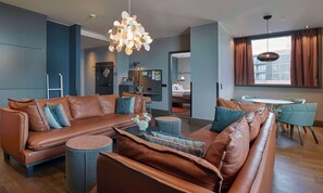 Suíte júnior (King) | Cofres nos quartos, ferros/tábuas de passar roupa, Wi-Fi de cortesia