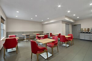 Pequeno-almoço tipo buffet incluído 