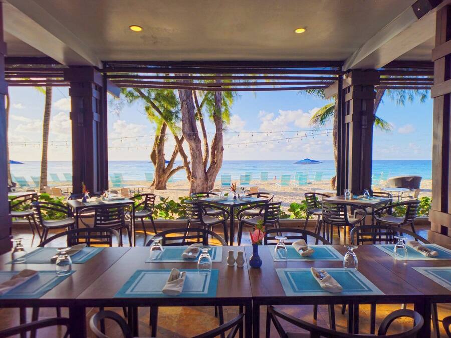 2 restaurantes, pequenos-almoços servidos