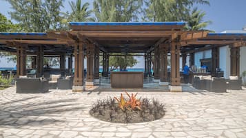2 restaurantes, pequenos-almoços servidos