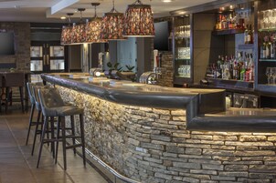 2 bares/lounges, este bar de cocktails 