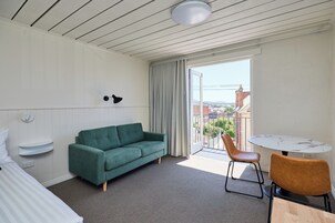 Quarto Premier, 1 cama queen-size, Vista para a cidade | Roupa de alta qualidade, edredões de penas 