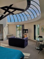 Quartos à prova de som, ferros/tábuas de passar roupa, Wi-Fi de cortesia