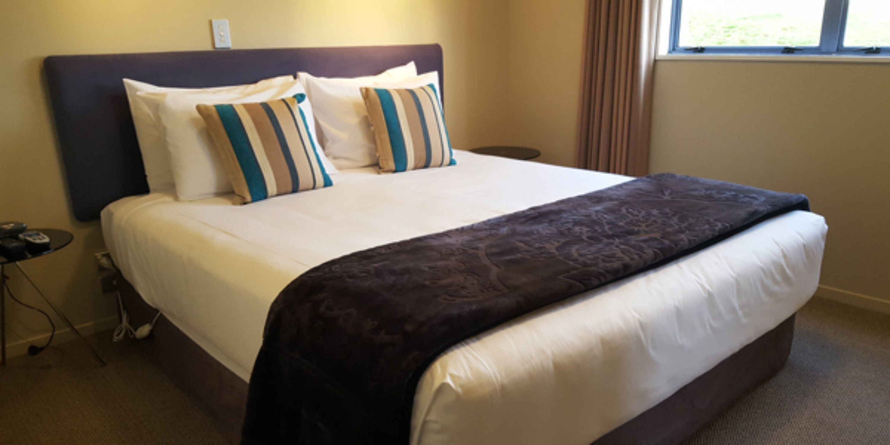 Secretária, Wi-fi grátis, roupa de cama fornecida 