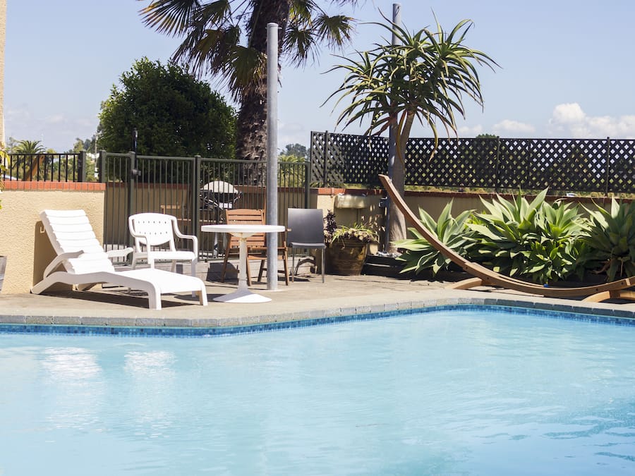 Piscina externa sazonal