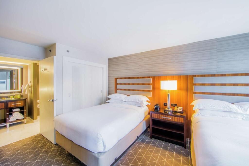 1 quarto, roupas de cama premium, cofres nos quartos, escrivaninha