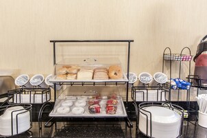 Pequeno-almoço completo diário incluído 