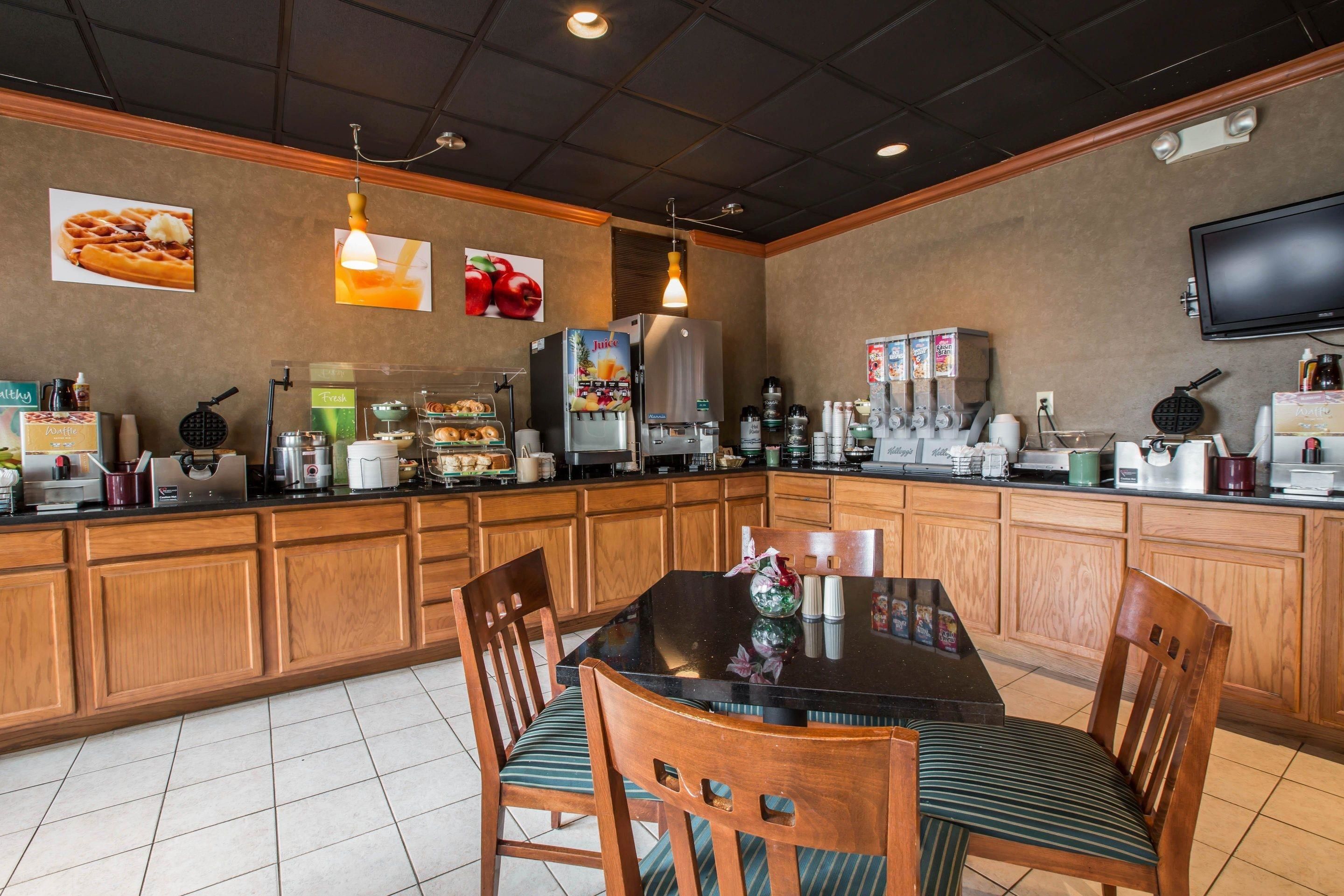 Quality Inn & Suites Hanes Mall Reviews, Deals & Photos 2024 - Expedia