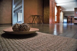 Frigobar, cofres nos quartos, individualmente decorados