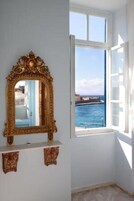 Quarto Standard, vista para o mar | Sala de estar