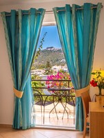 Frigobar, cofres nos quartos, berços grátis, Wi-Fi de cortesia