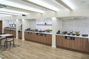 Pequeno-almoço tipo buffet diário incluído 