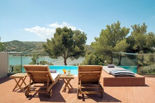 Villa Aphrodite | Frigobar, cofres nos quartos, escrivaninha, cortinas blackout