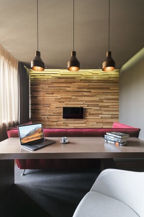 Suite Superior, 1 quarto, vista para o parque, no piso executivo | Minibar, cofre no quarto, com decoração personalizada