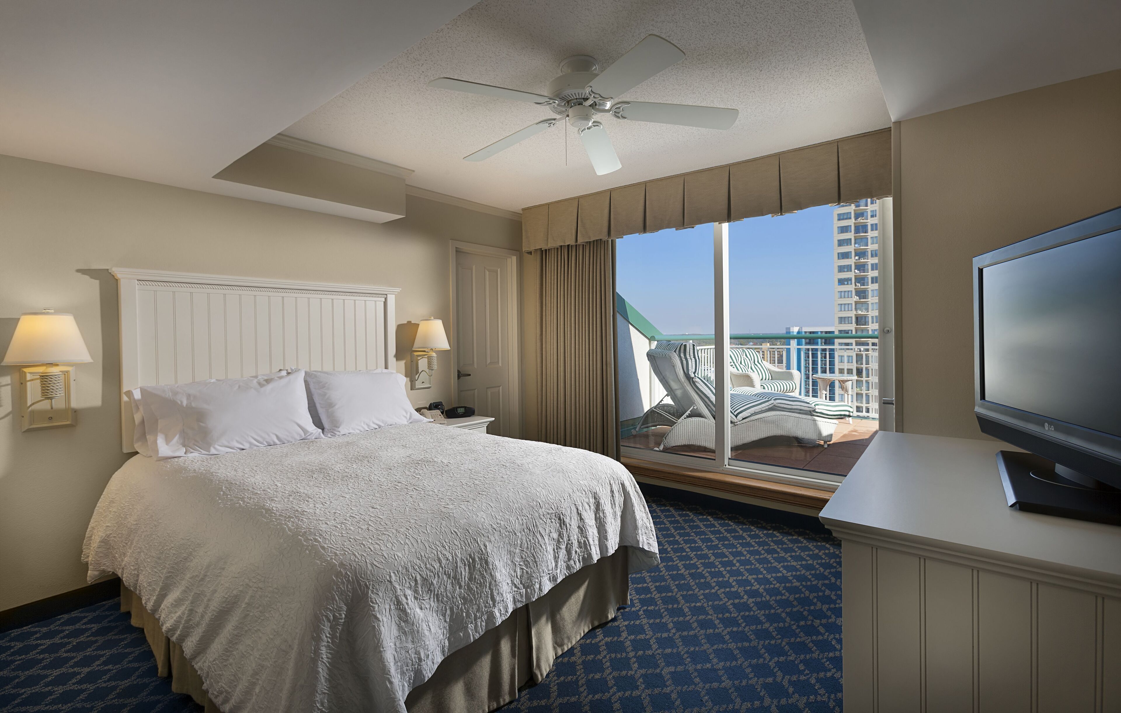 Hampton Inn & Suites Myrtle Beach/Oceanfront in Myrtle Beach: Find ...