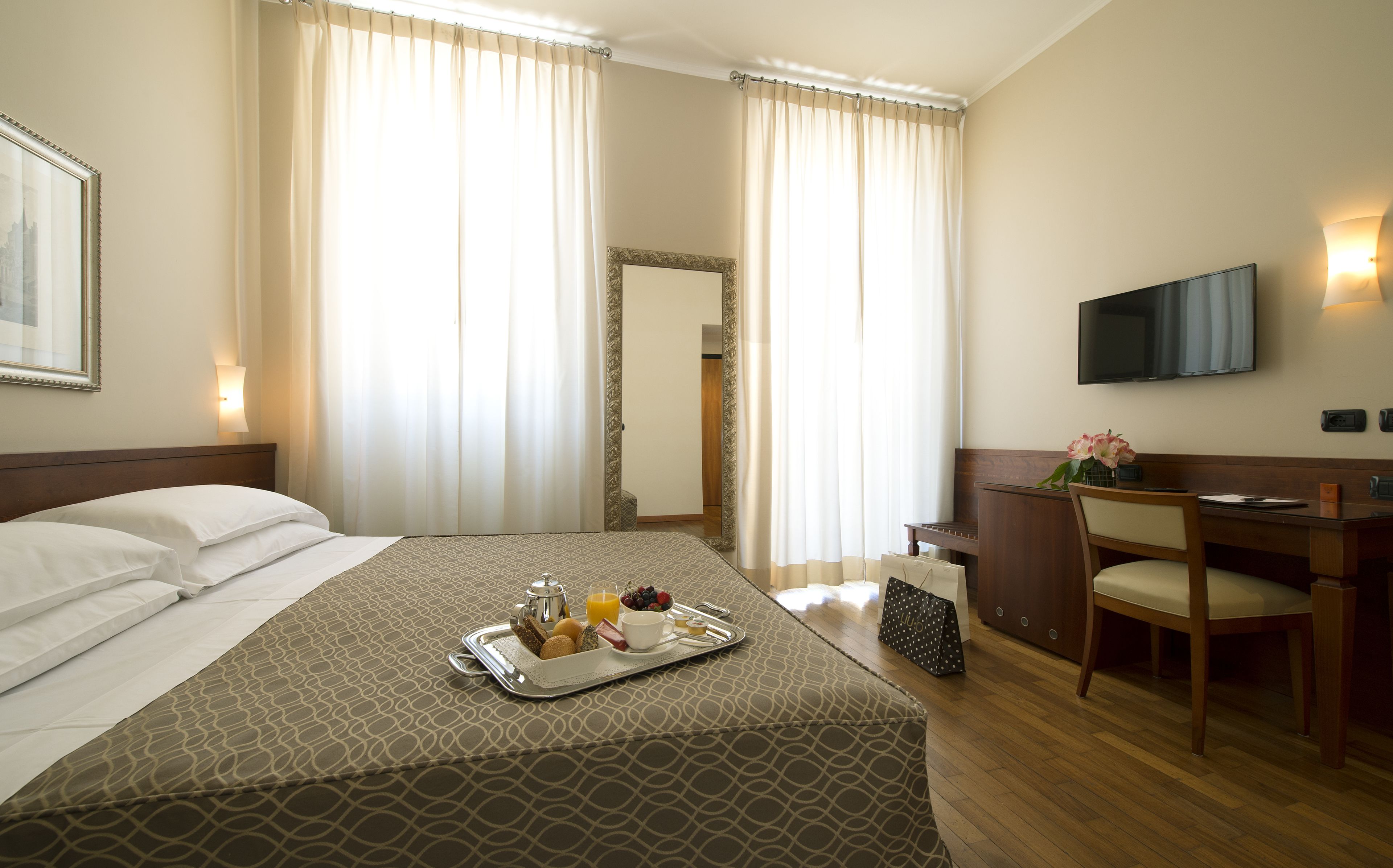 Hotel Fenice Milano Reviews, Deals & Photos 2023 - Expedia