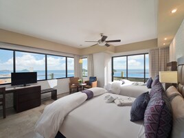 Edredons de pluma, cofres nos quartos, cortinas blackout