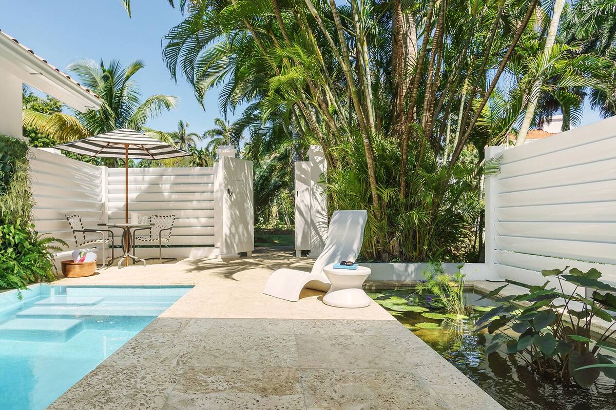 Oasis Spa Villa | Roupa de alta qualidade, minibar, cofre no quarto, secretária 