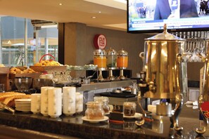 Pequeno-almoço completo incluído 