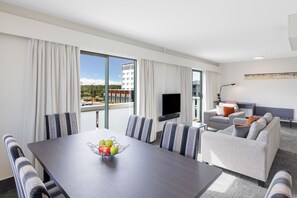 Suite Executiva, 1 cama king-size | Sala de jantar