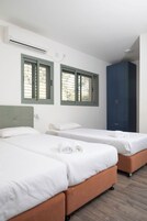 Apartamento Familiar | Cofre no quarto, secretária, cortinas/cortinados opacos 