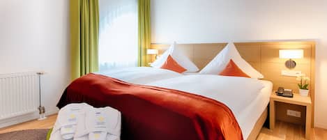 Cofre no quarto, secretária