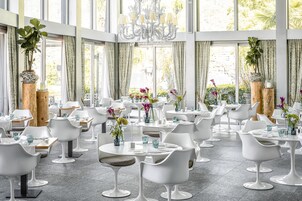 4 restaurantes: opção de café da manhã, almoço e jantar