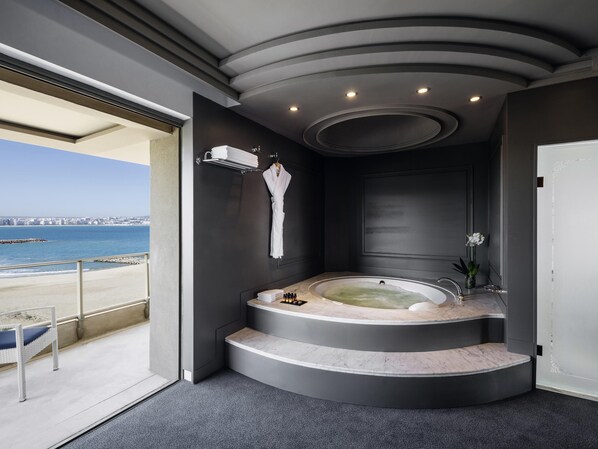 Suite Royal, 1 cama de casal, vista para o mar | 1 quarto, minibar, cofre no quarto, secretária 