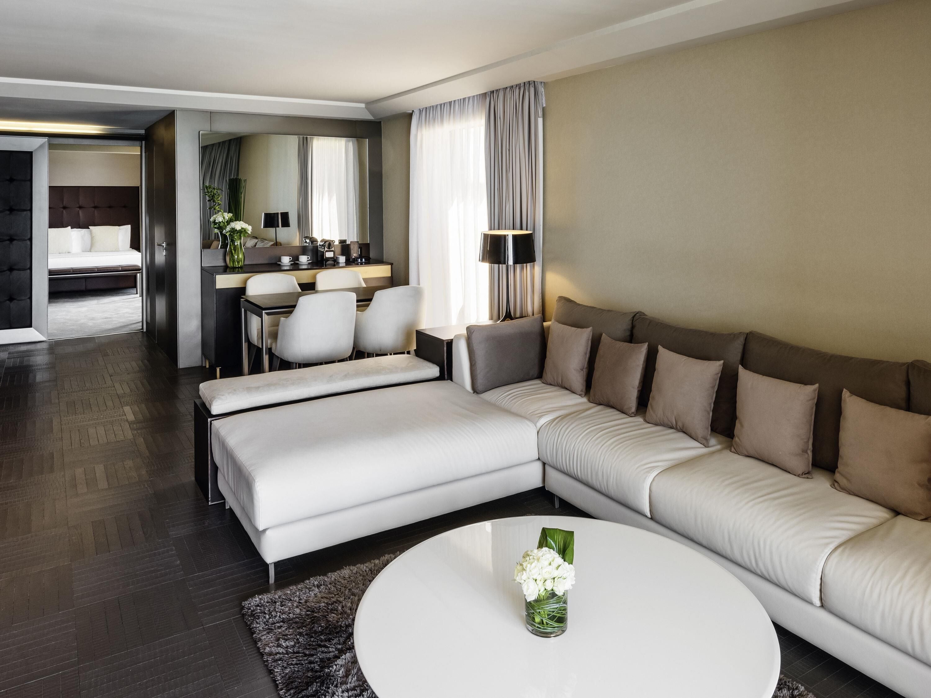 Suite, 1 cama king-size, vista para o mar (Ambassador) | Minibar, cofre no quarto, secretária 
