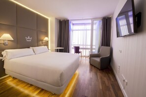 Frigobar, escrivaninha, quartos à prova de som, Wi-Fi de cortesia